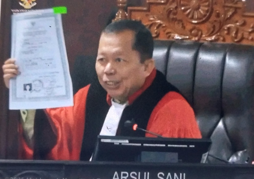 Muncul Fakta Baru di Sidang MK, Teman Ujian Aries Sandi Tunjukkan Copy ...