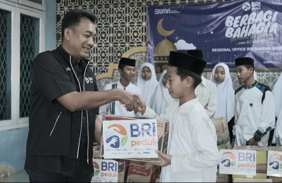 BRI Bandar Lampung Berbagi Sembako di Ramadhan 1446 H - PembaruanID